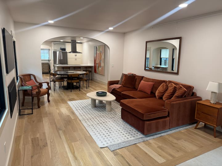 Bright, Modern Home 3-min Walk From Light Rail! - Seattle, WA