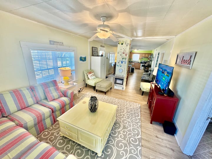 Charming 3 Bedroom In Historic Downtown Morehead - Atlantic Beach, NC