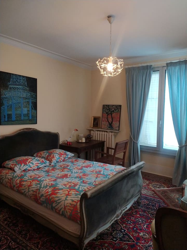Grande Chambre Avec Lit Double - Saint-Cloud