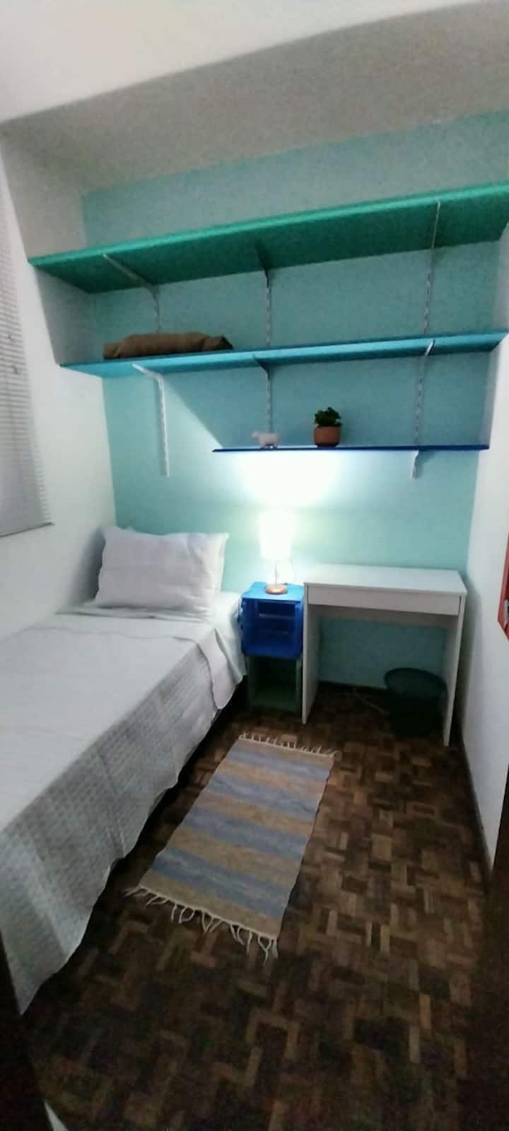 Mini Quarto Ao Lado Do Shopping - Curitiba