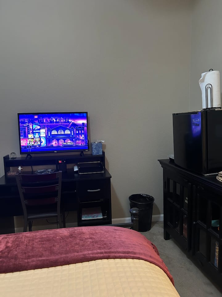 Xtra,clean,quietcozyqueen Bed/tv No Smokers Rm “B” - Stockton, CA