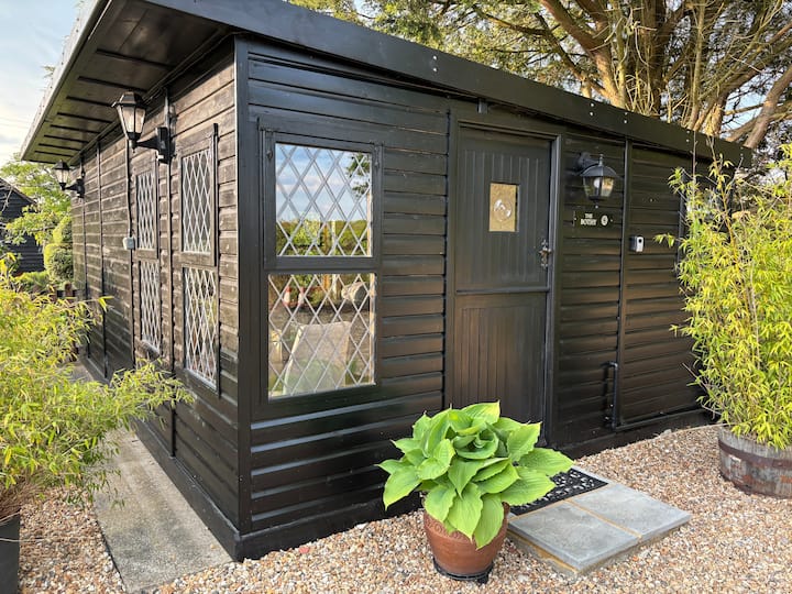 The Bothy- Cosy Farm Stay - Horsham