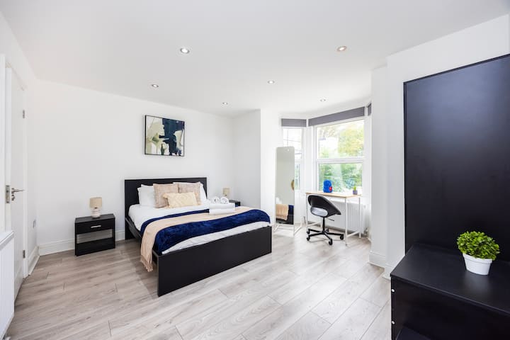 Appartement-douche-moderne-vue Sur Jardin-three Be - London