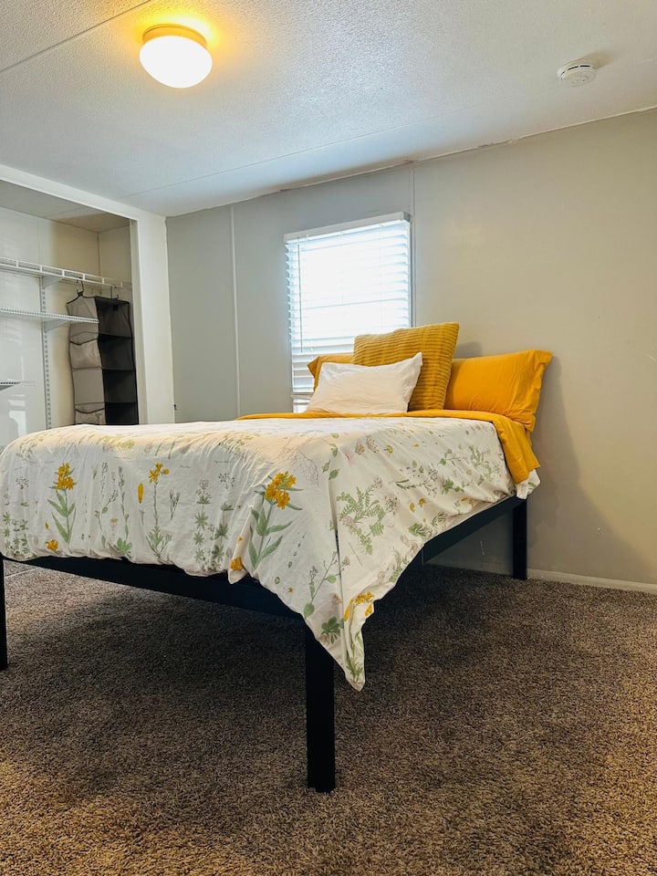 Nice Room *Near Dia - Denver, CO