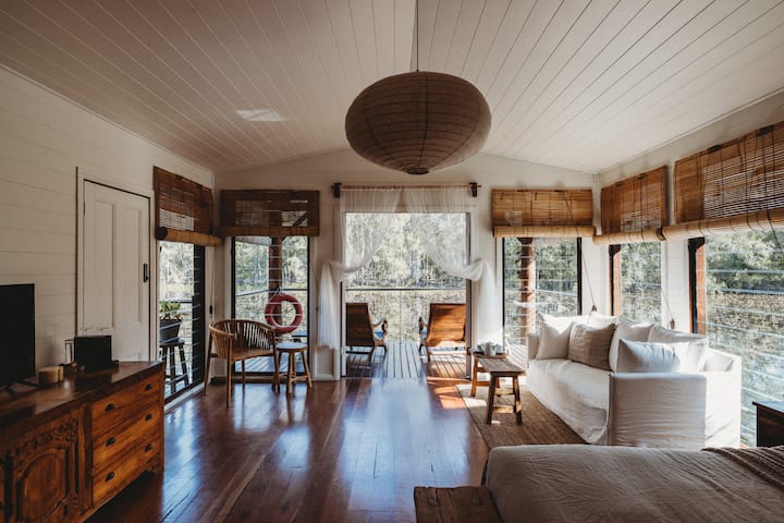 Boathouse 2 | Romantic Overwater Adults Only Stay - Lovedale