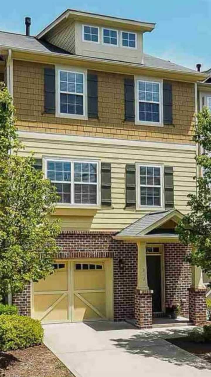 Charming 4bd Townhouse In Cary - Cary, NC