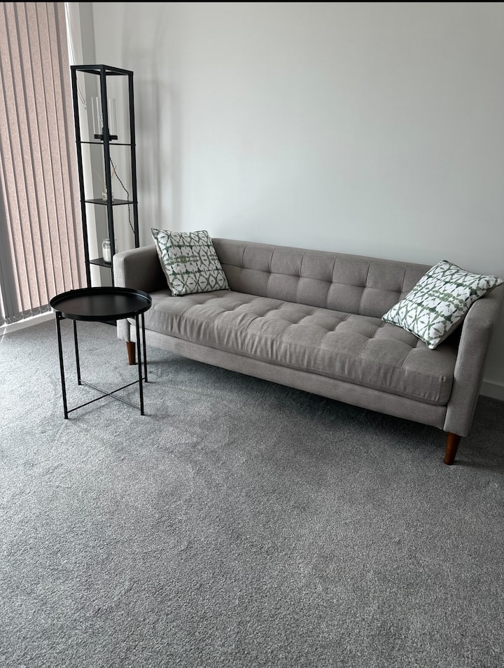 A Modern  Beautiful Single Bed/wifi/female Only - Glasgow