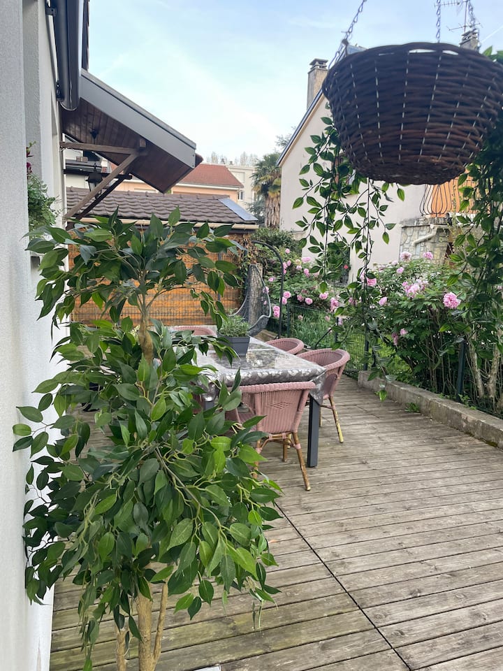 Appartement Avec  2 Chambres Spacieuses Et Jardin - Saint-Martin-d'Hères