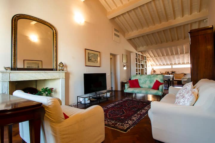 Pampurio Awesome Apartment On The Roofs - Pisa
