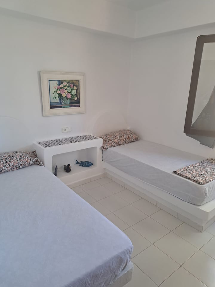Habitación Cómoda En Apartamento Compartido - Costa Blanca