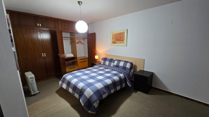 Big Room With Private Bathroom In Sagrada Familia - Badalona