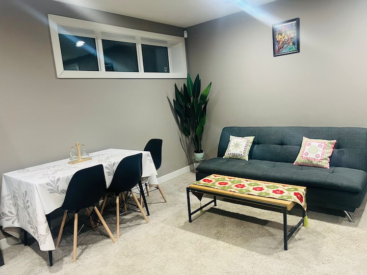 Spacious And Peaceful Place - Regina