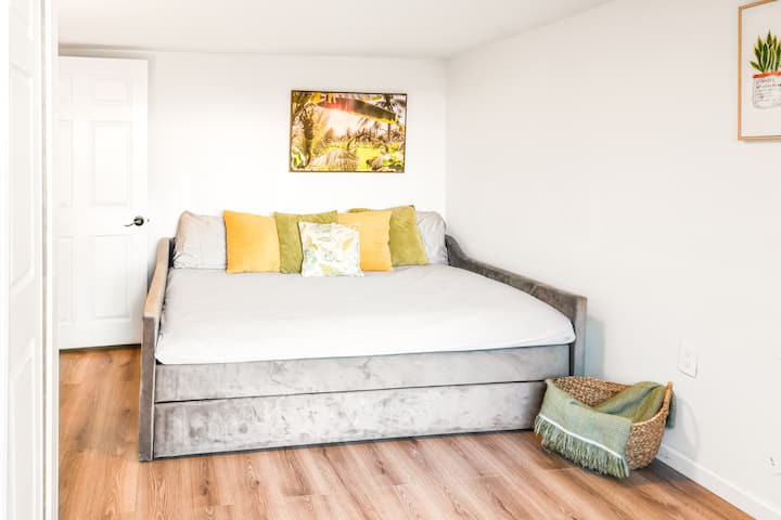 Cozy 2br Home Near Downtown | Sleeps 5 - Spokane, WA