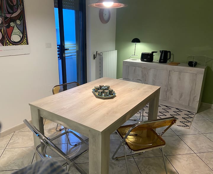 L'appartamentino
4 Posti Letto In Centro. - Brindisi