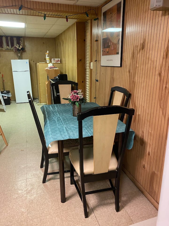 Cozy Private Room In Family Home - Mineola, NY