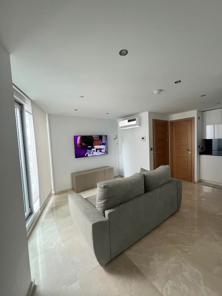 Ocean Village Apartment With Spa - Gibraltar