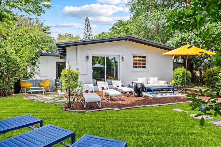 New Designer Decorated Soho House With A Hottub - Fort Lauderdale, FL