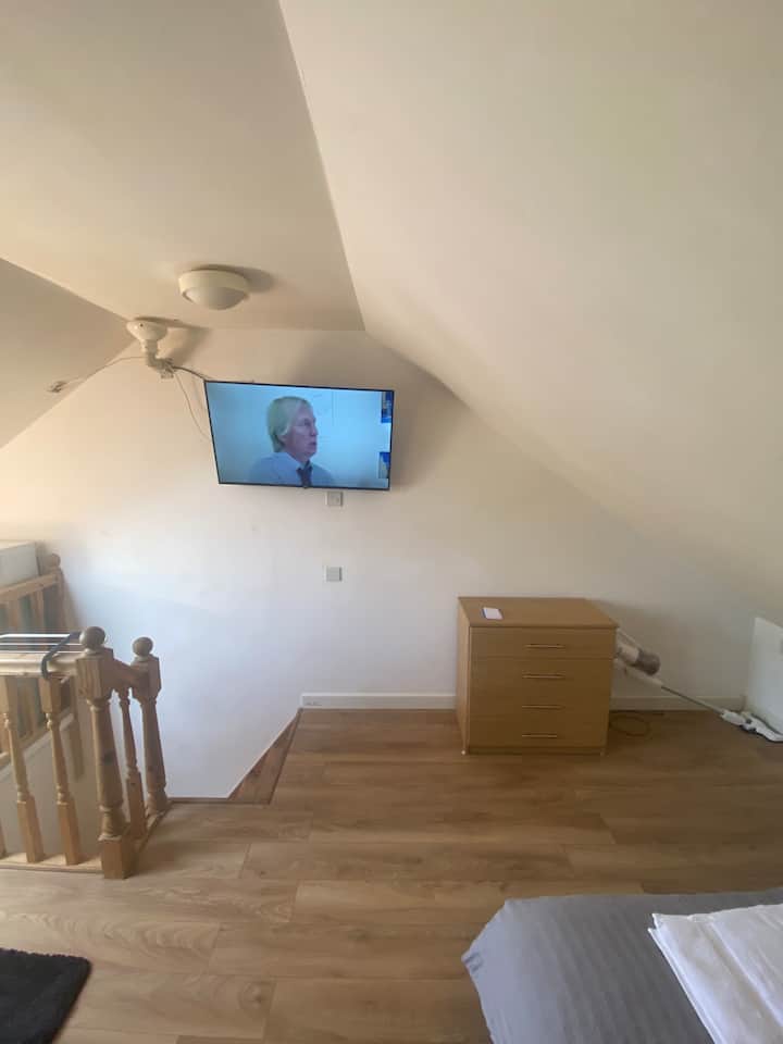 Loft En-suite - Chatham