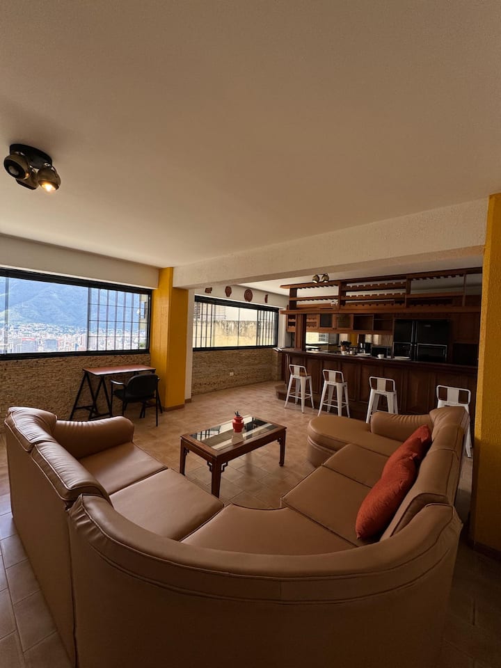 Comodo Apartamento Cerca De Las Mercedes - Caracas
