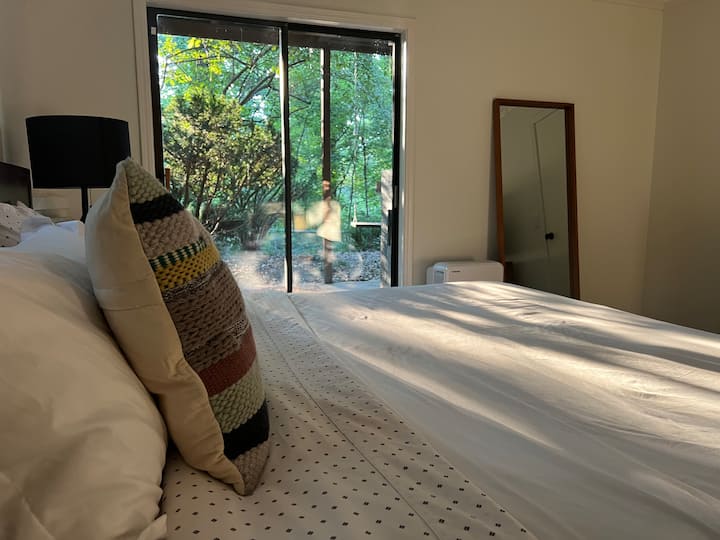 Pvt Bedroom Surrounded By Trees - Bella Vista, AR