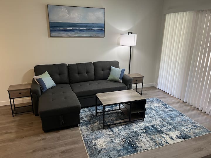 Remodeled Palm Springs Condo - Palm Springs, CA