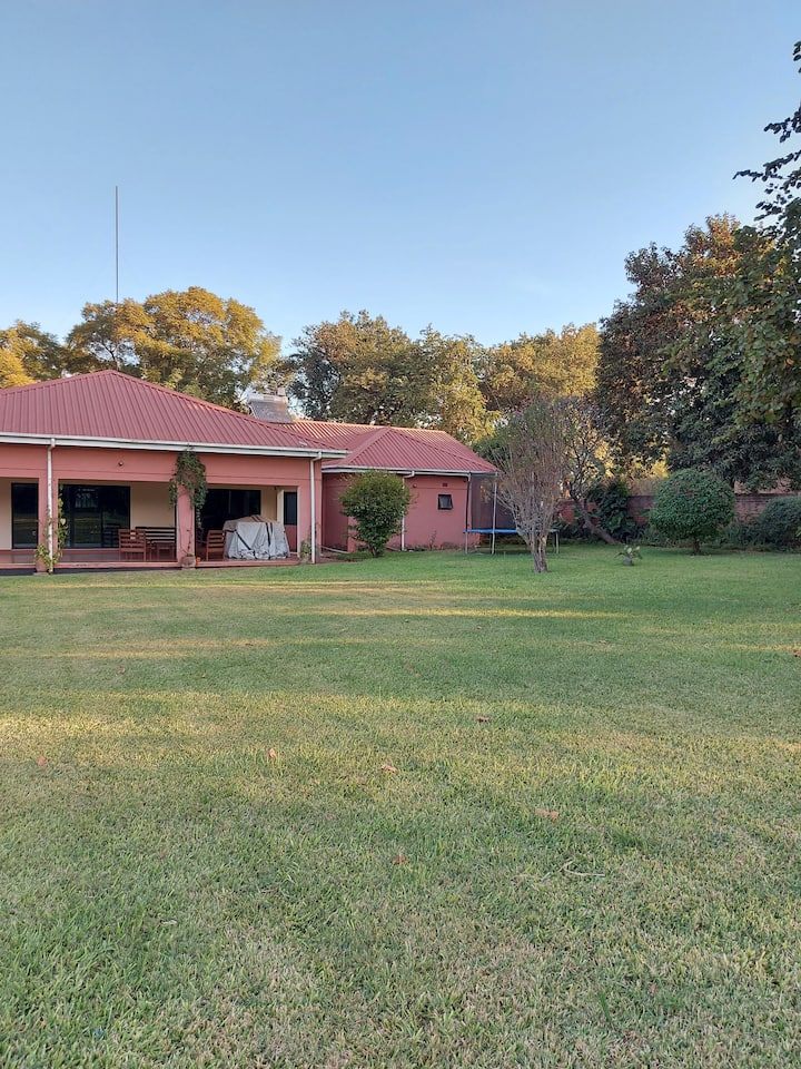 Chrissie's Lovely Home In Area12 - Lilongwe