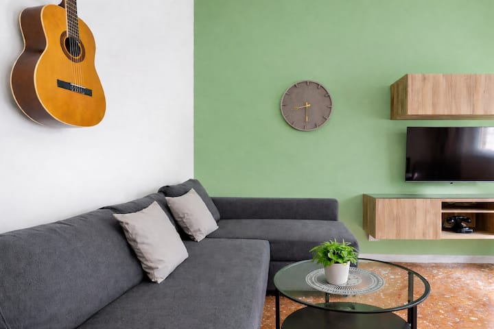 Family Comfort-spacious/bus Stop 1 Min-metro 12min - Rome