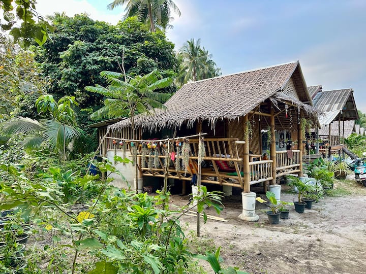 Near To Chaloklum Beach Bungalow - Ko Pha Ngan