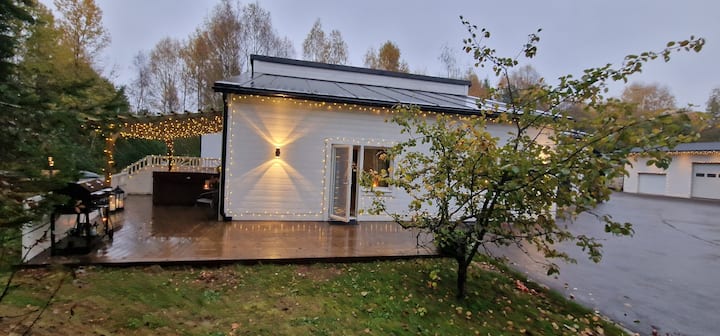 Stort Hus Uteplats Vedeldat Spa! - Umeå