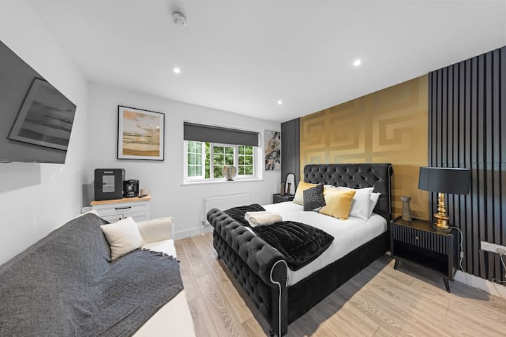 The Westgate Large Detached | Hot Tub | Parking - Canterbury