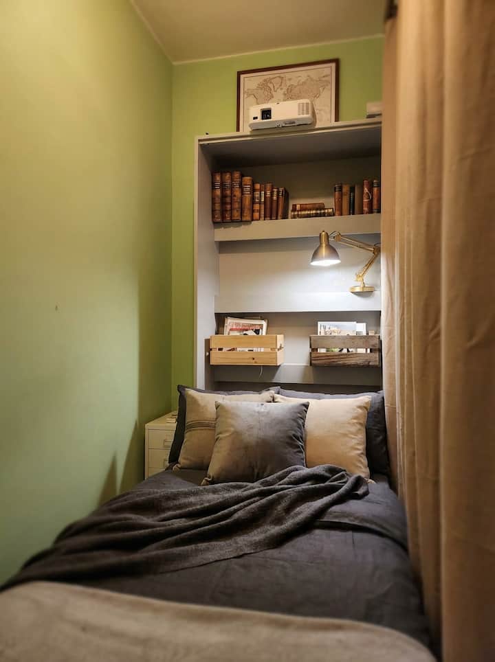 Men Cave Hong Kong - Kraków