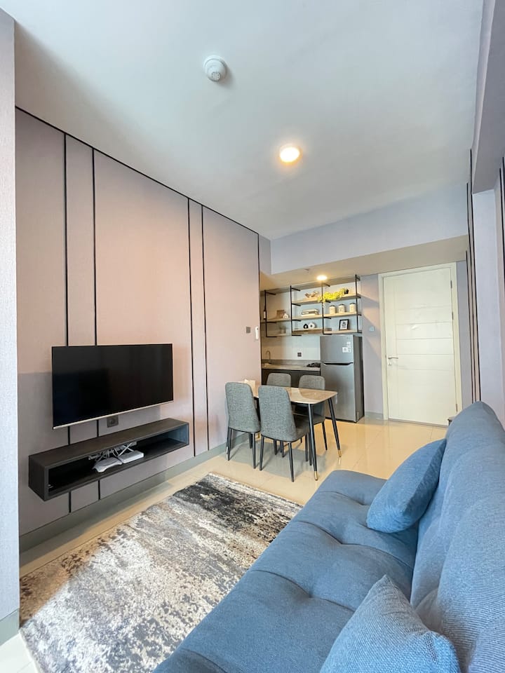 Anderson Above Pakuwon Mall | 2 Br | New And Clean - Surabaya