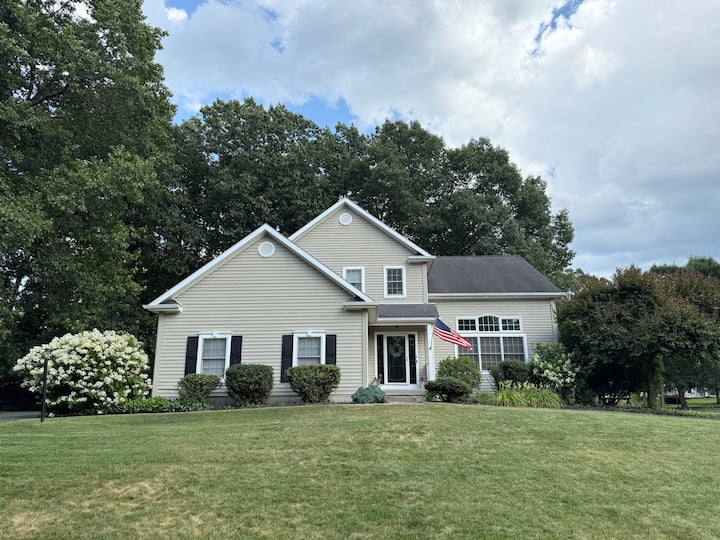 Private Beach And Lake Access
Entire House - Saratoga Springs, NY