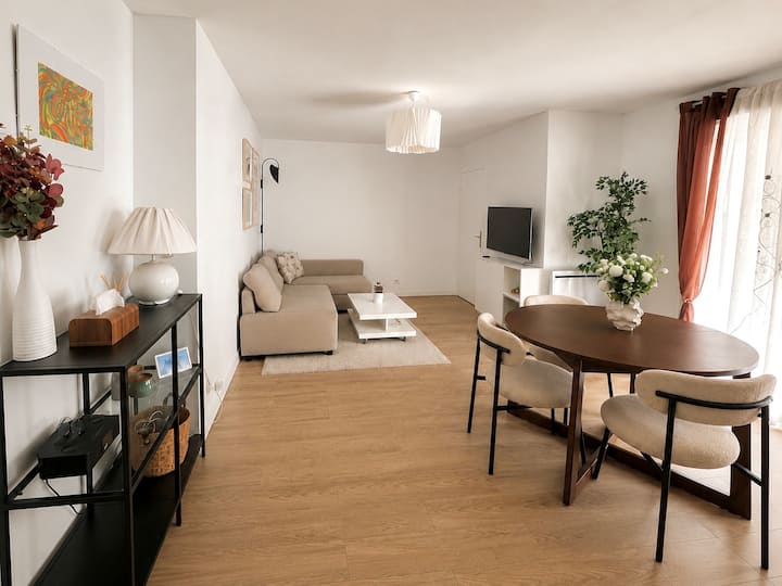 55m² Moderne· Terrasse Privée· Paris En 1 Station - Saint-Denis, France