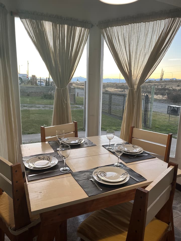 Casita Luminosa, Amplia Y Con Hermosa Vista - El Calafate