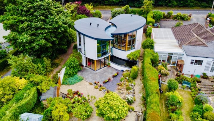 Luxury Grand Design Award Winning Home - Aylesbury