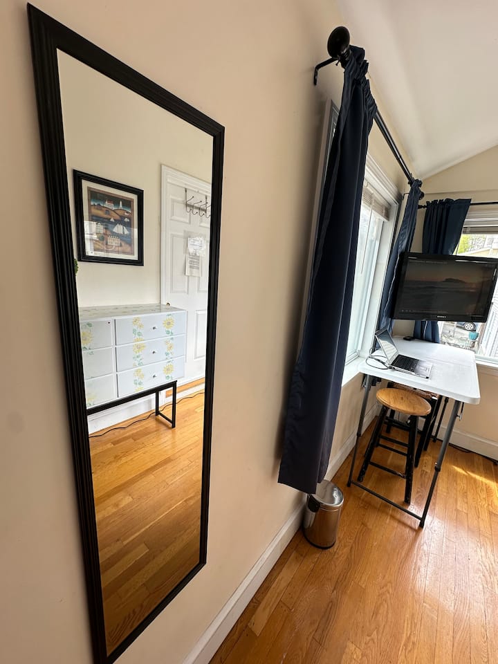 Private Sunrise Bedroom - Cambridge, MA