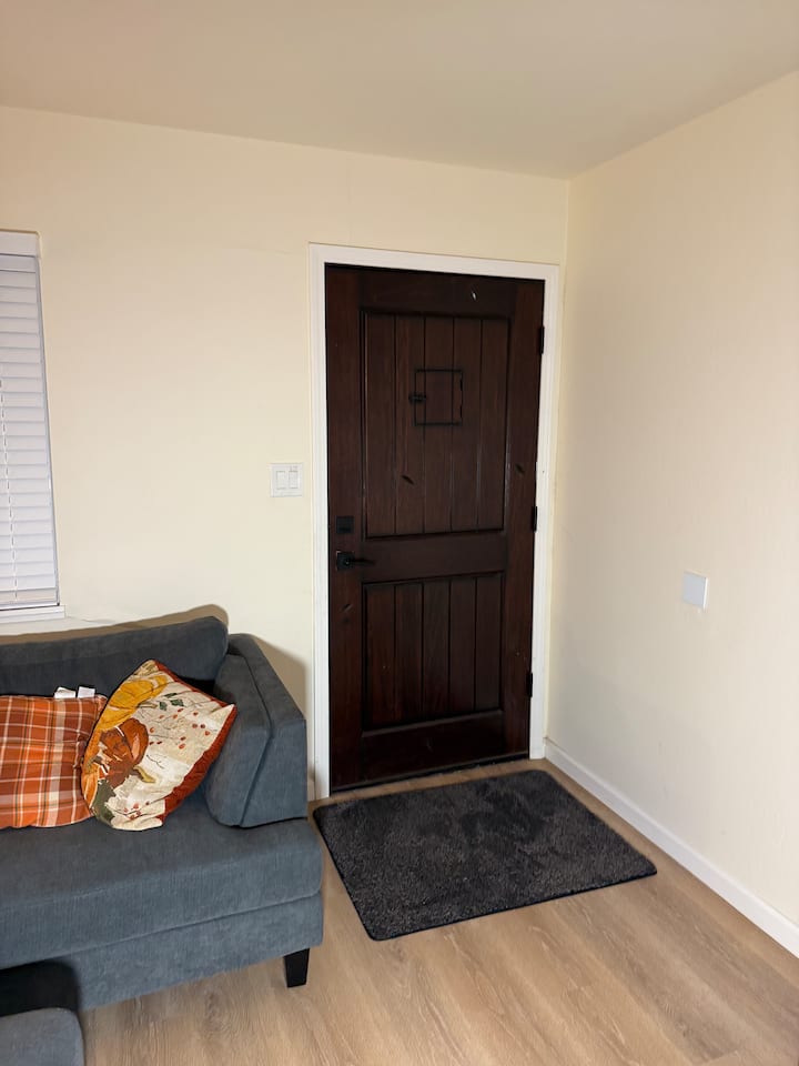 Clean Room With Private Attached Bathroom-aaa - Davis, CA