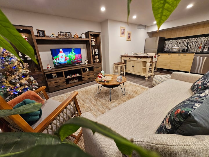 Urban Oasis Guest Suite - Bradford, ON, Canada