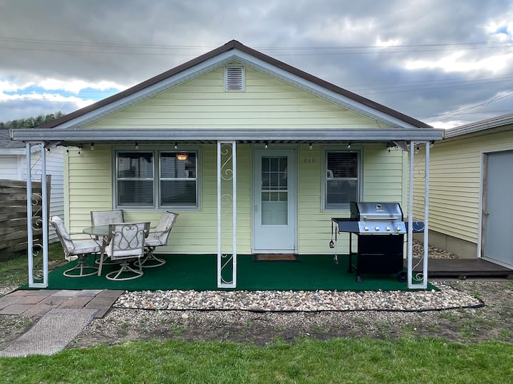 3 Bed, 1 Bath House In Guttenberg, Ia - Nelson Dewey State Park, Cassville