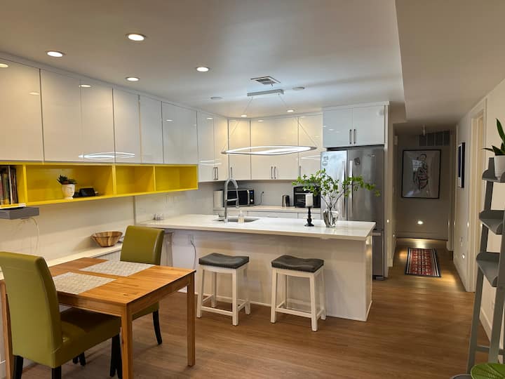 Private Room & Half Bathroom In A 2-bedroom Home - San Francisco, CA