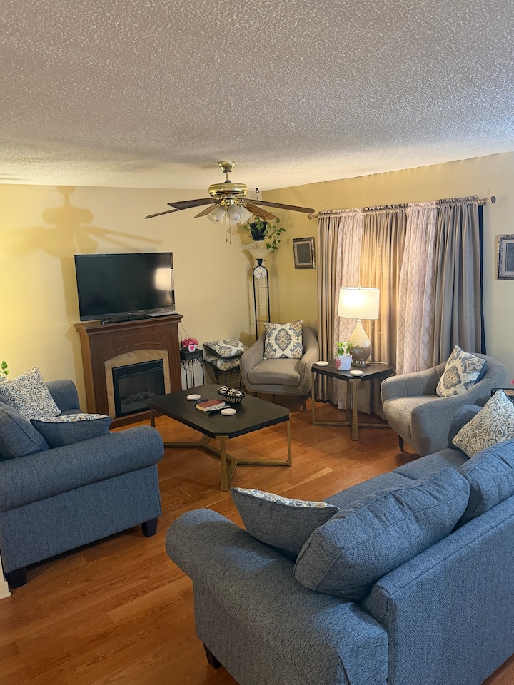 Townhome In North Charleston - Charleston, SC