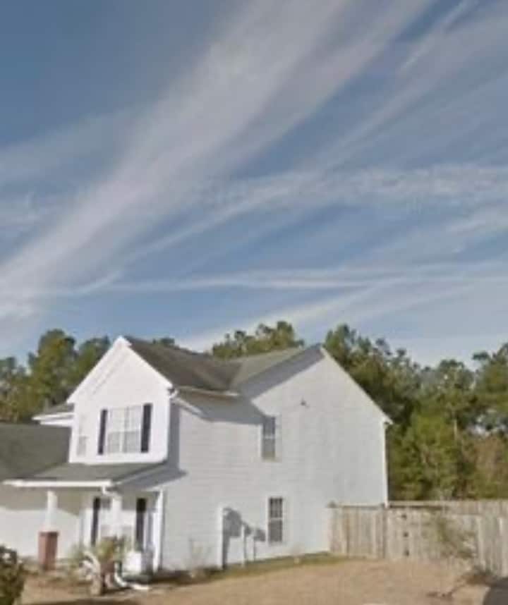 Beautiful And Spacious 5/3, Near I95 /26. - Summerville, SC