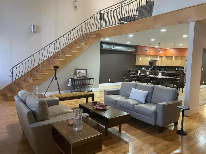 Loftvegas - Bristol, TN