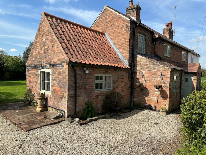 Quaint Two Bedroom Cottage - Southwell