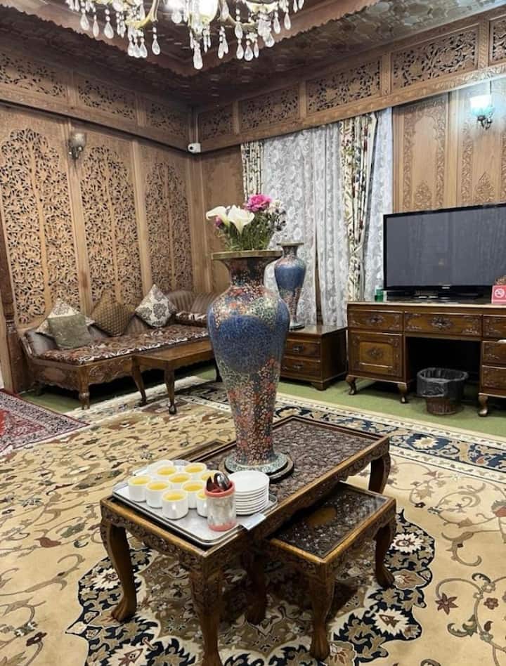 Royal Heritage Houseboats - Srinagar