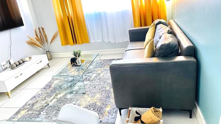 C&j City Centre Airbnb - Windhoek