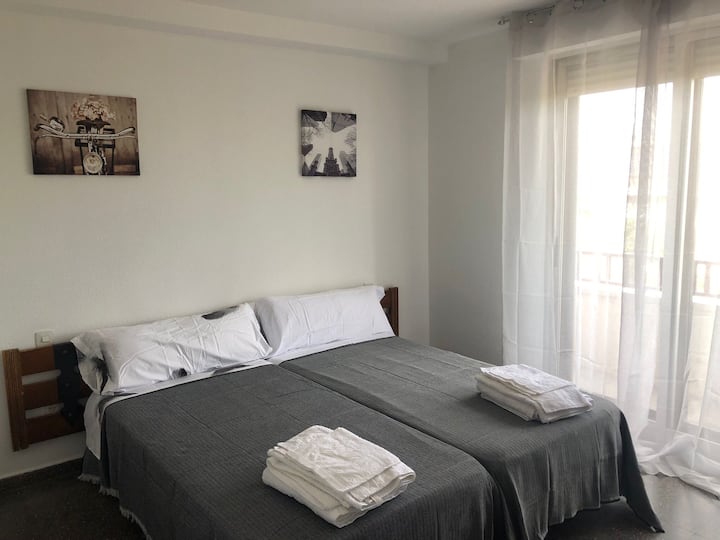 Habitación Doble Con Baño. Hostal - Las Rozas de Madrid