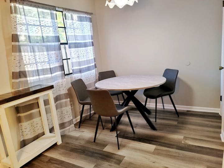 Cozy, Stylish Private Room #B3 - Summerville, SC