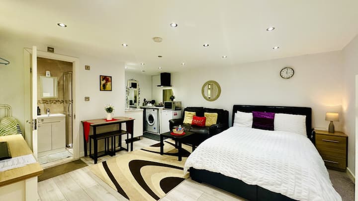 Private Garden Studio I Near Heathrow | London | - Twickenham